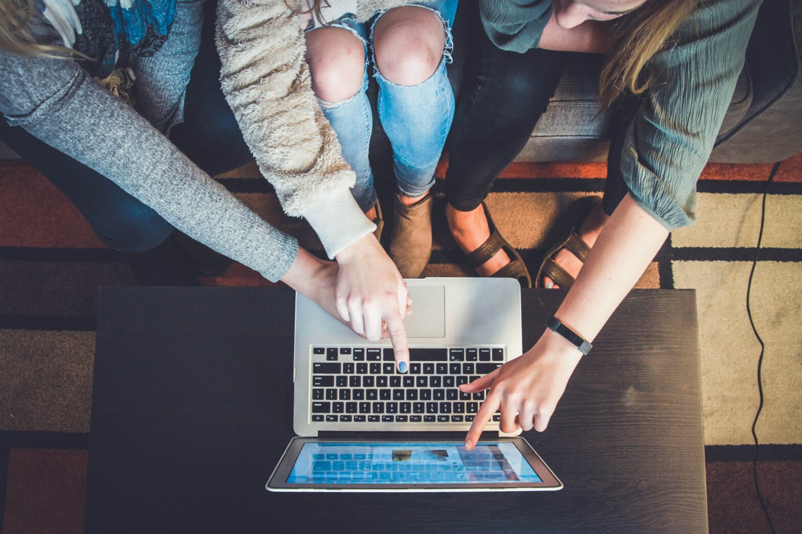 Stichting Digisterker – Op weg naar digitaal zelfvertrouwen